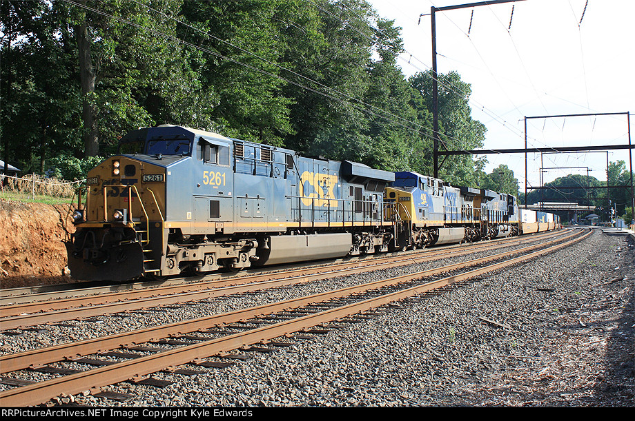 CSX ES40DC #5261 on Q034-20